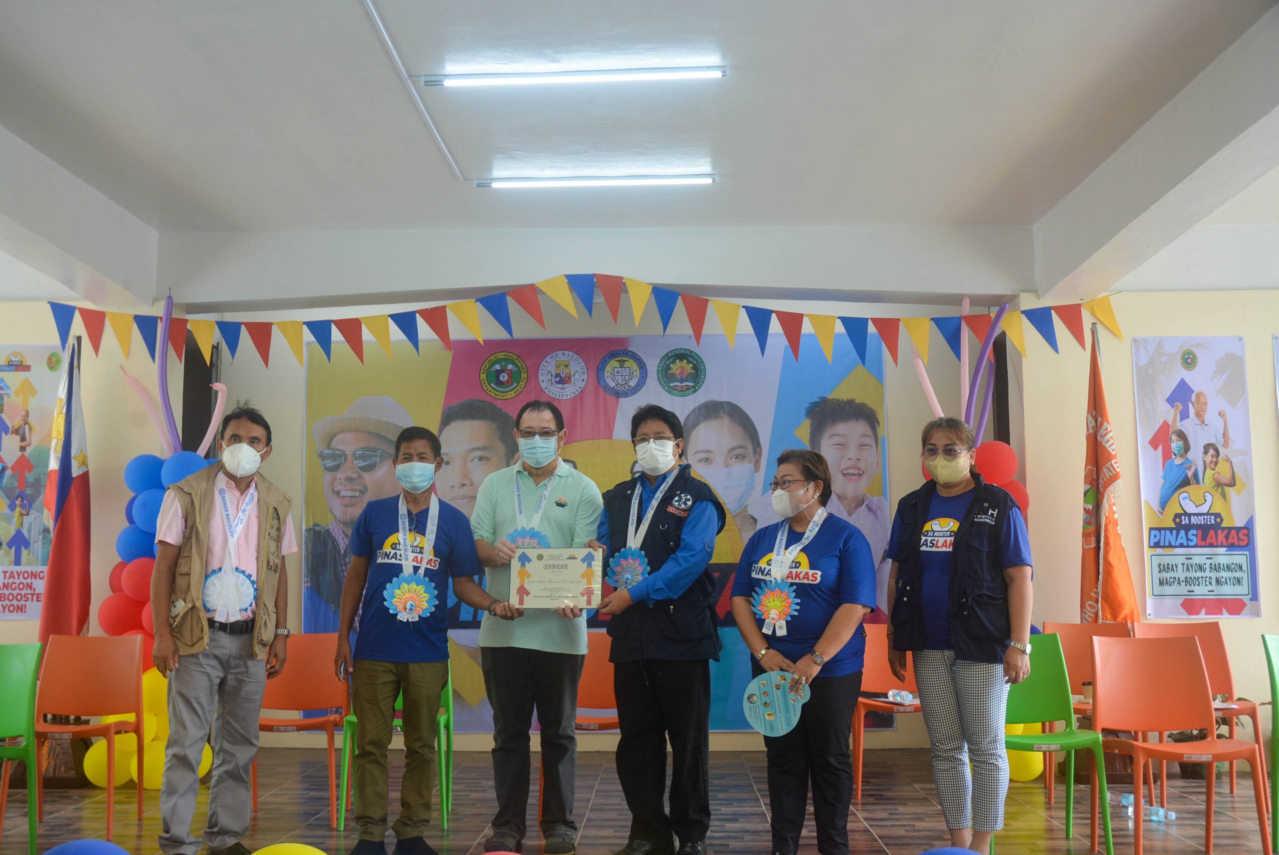 DOH PinasLakas COVID-19 Vaccination roll-out at CHMSU Alijis Campus ...